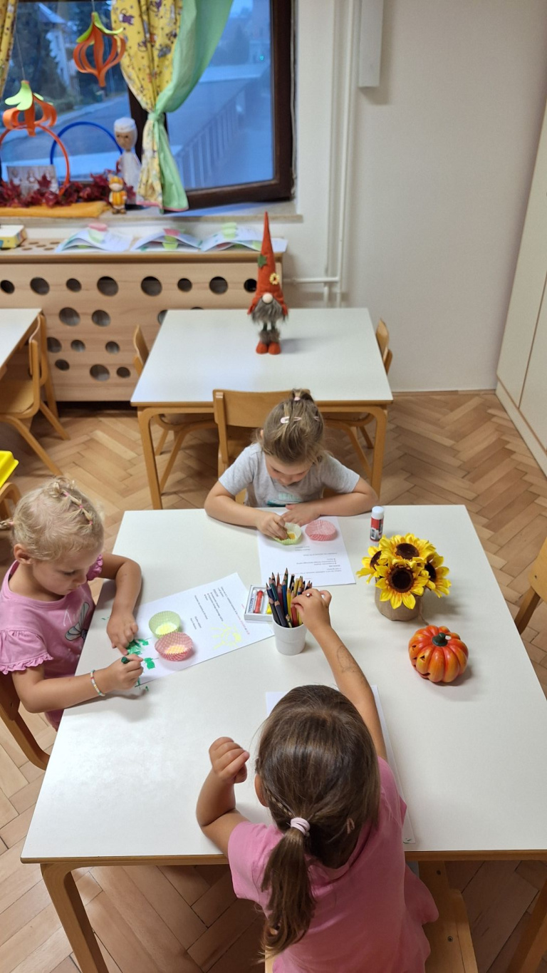 JESENSKE DOGODIVŠČINE V NAŠEM VRTCU – Kranjski vrtci
